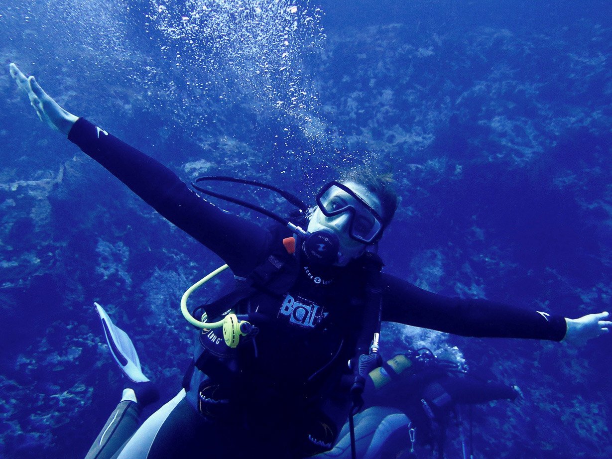 Can I dive when I have my menses? | Different Dive